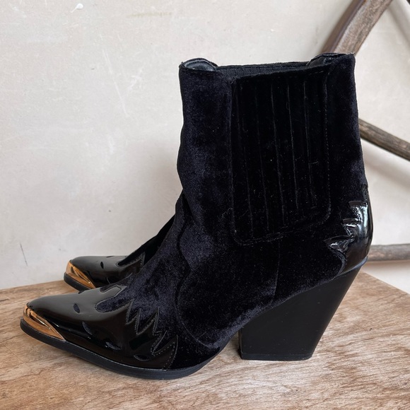 Cape Robbin | Shoes | Cape Robbin Black Velvet Patient Leather Western ...